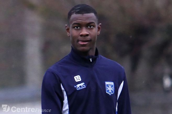 Evan Ndicka - Footie Spot